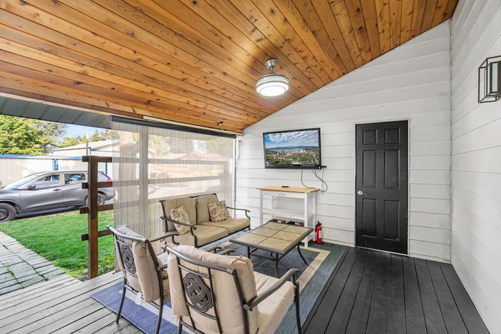Year-round Hot Tub & Fire Pit - Family Retreat - Coeur d'Alene, ID