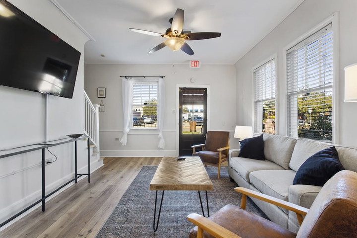 Downtown Biloxi Home Walkable To The Beach And Casinos! - Biloxi, MS