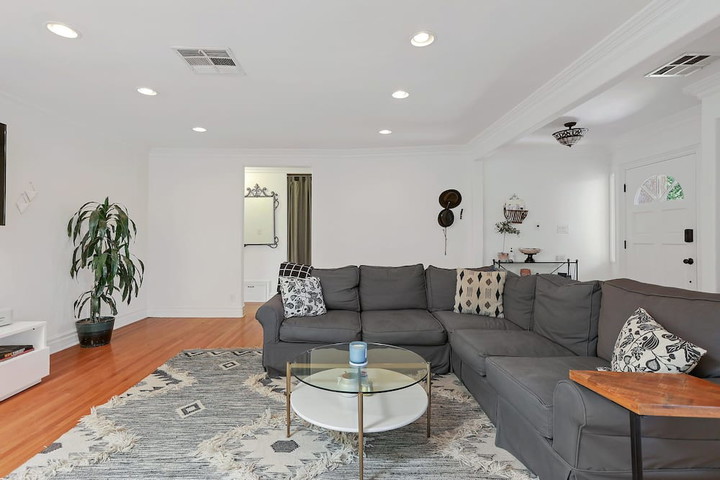 Stylish San Fernando Stay With Designer Kitchen Upgrade - Santa Clarita, CA