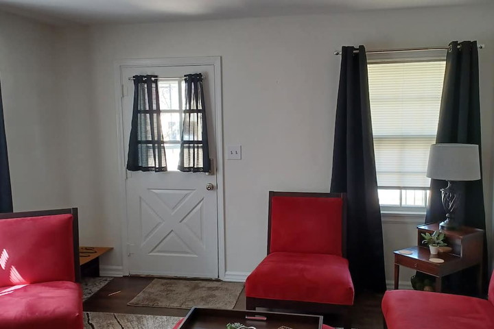 Tranquil Cozy Retreat - Centrally Located - Lafayette, IN