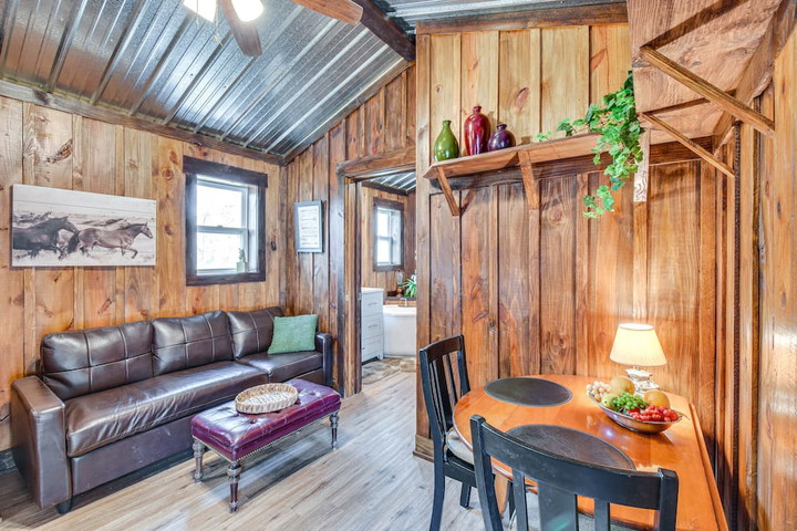 Converted Barn Couple's Oasis Near Tallulah Gorge - Tallulah Falls, GA
