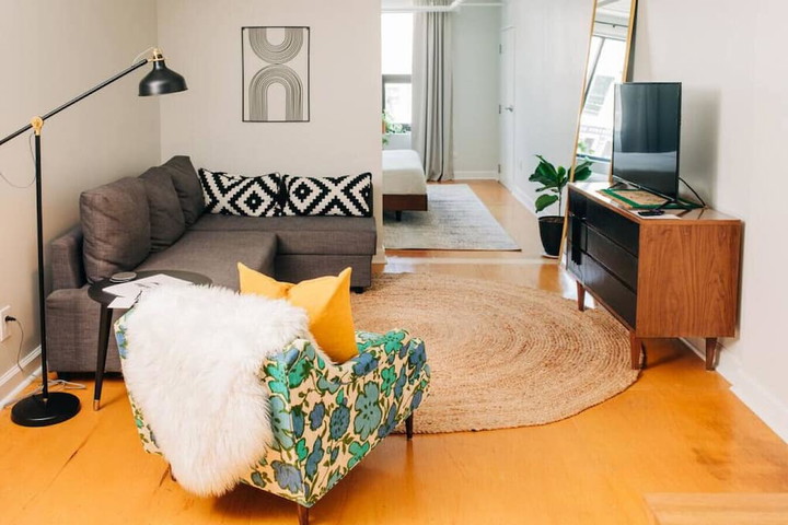 Market #1 · Stellar Suites | King Loft | Nulu | Boutique Hotel - Louisville, KY