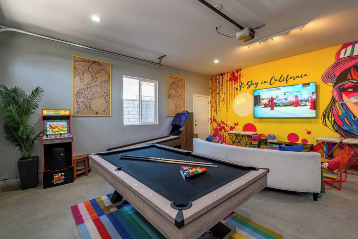 Entire Home Luxury K-stay 4br En Suite Gameroom Near La Disney Universal - West Covina, CA