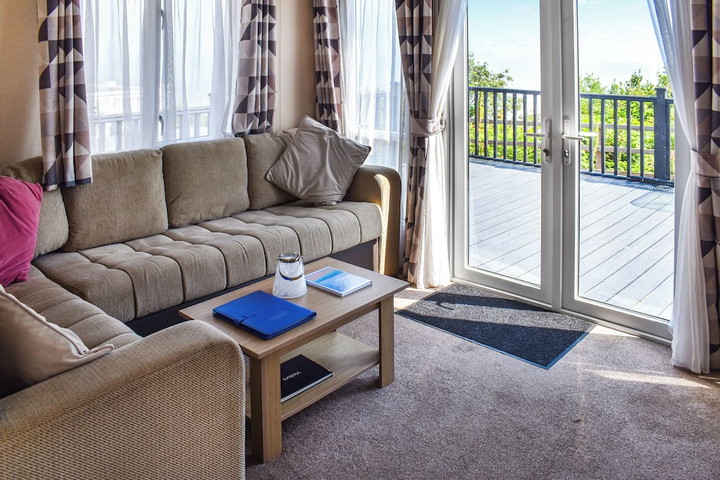 2 Bedroom Accommodation In Corton, Near Lowestoft - Lowestoft