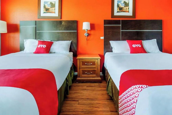 Ridgecrest Getaway: Room With 2 Queen Beds Perfect For Weekend Adventurers - Ridgecrest, CA