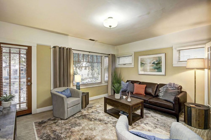 Exceptional Charming Spacious 2bedroom French Colonial In Desirable Midtown Area - Sacramento, CA