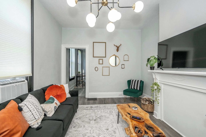 Chic Modern Gem W/ Style Suites - Cincinnati, OH