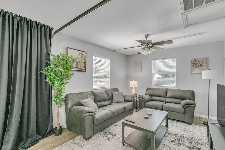 Charming Guest House W/ Pool Near Historic Downtown Mckinney & Scenic Trails - McKinney, TX