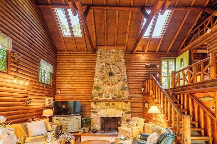 Ce Chalet Comprend 2 Chambres Et 1,5 Salle De Bains ; Il Est Situé à Saugatuck, Dans Le Michigan. - saugatuck, MI