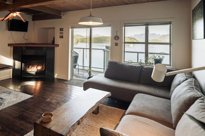Island Vista - Waterfront Condo - Tofino