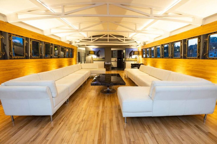 130ft Classic Yacht Near Man Utd & Media City - Altrincham
