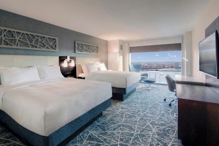 Luxury Elizabeth River View Room - Portsmouth, VA