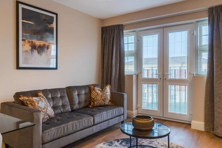 2bed/2bath Bliss | Parking - Vat Q - By Tempstay - 斯勞