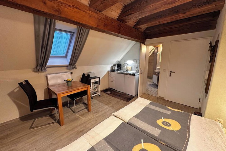Swiss Stone Pine Apartment - 10 Minutes From The Gates Of Bamberg Gästehaus Roensch - Bamberg