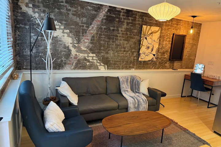 Trendy Condo In Downtown Core. - Victoria