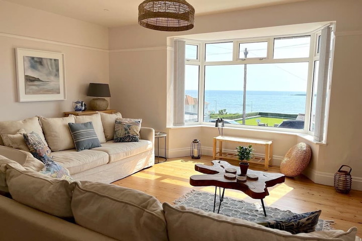 Beautiful Seafront Holiday Home,hot Tub,stunning Views, By The Beach/coast Path - Looe