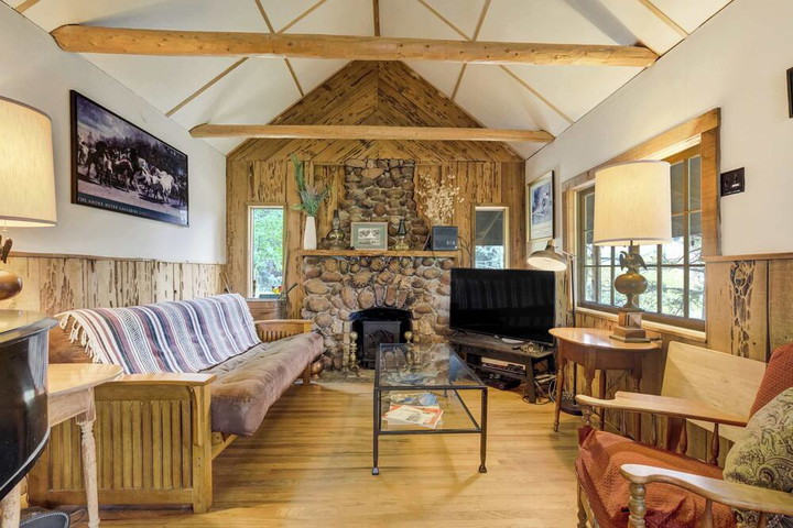 Fallsview Cabin! Rustic Forest Escape W/ Rock Wall - Woodland Park, CO