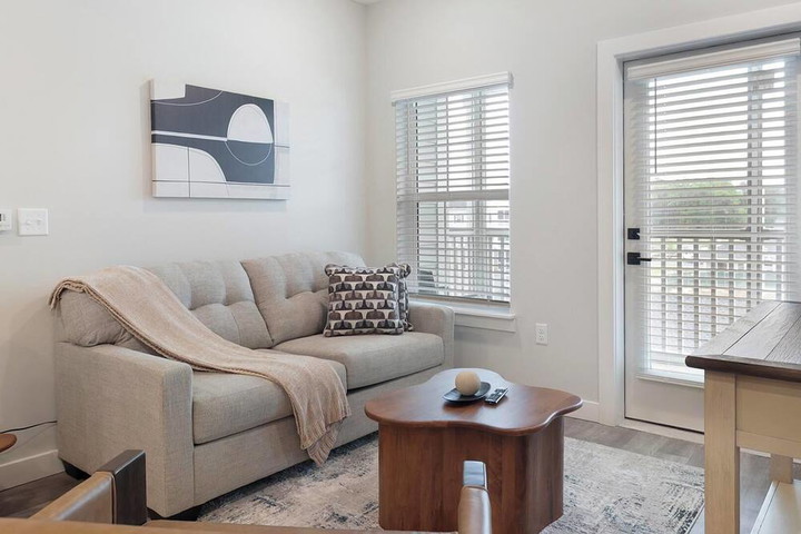 Landing | Modern 1bd In Shell Point - Port Royal, SC