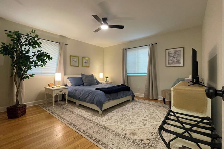 Spacious 1-bedroom Duplex Vance Villa In Uptown Lexington - Lexington, NC