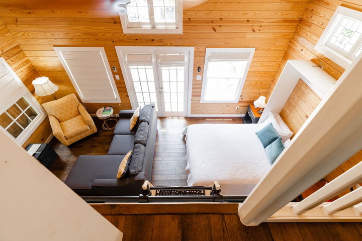 Almost Heaven Cottage - Dallas, TX