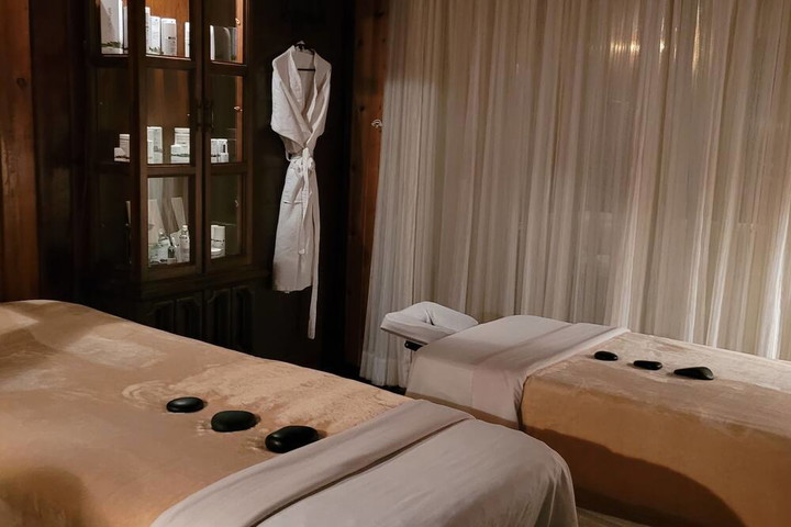 Quiet & Cozy Room In A Spa Environment - British Columbia
