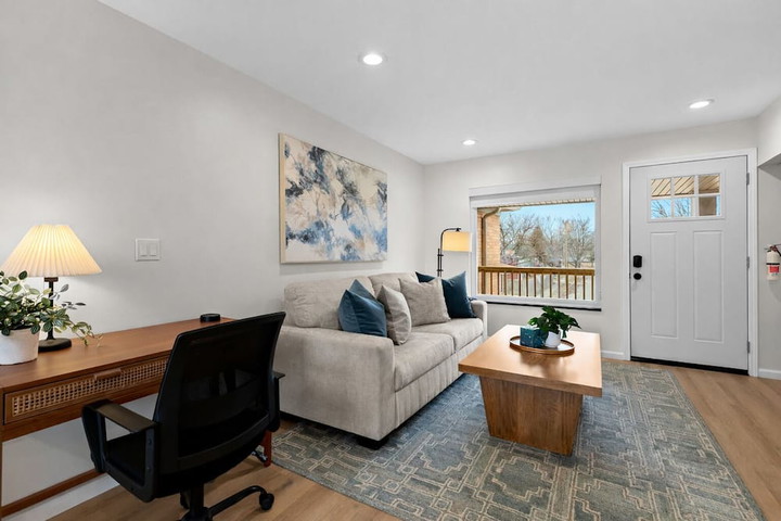 New!cozy 1br Upper In Eastpointe - Sterling Heights, MI