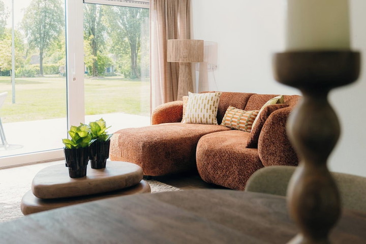 The Palthe Premium Living Bungalow Has Been Recently Fully Renovated And Features A Stylish, Modern Interior. It Offers All The Comfort For 4 People, Surrounded By Nature, With A Lovely Terrace To Relax Outdoors. - Deventer