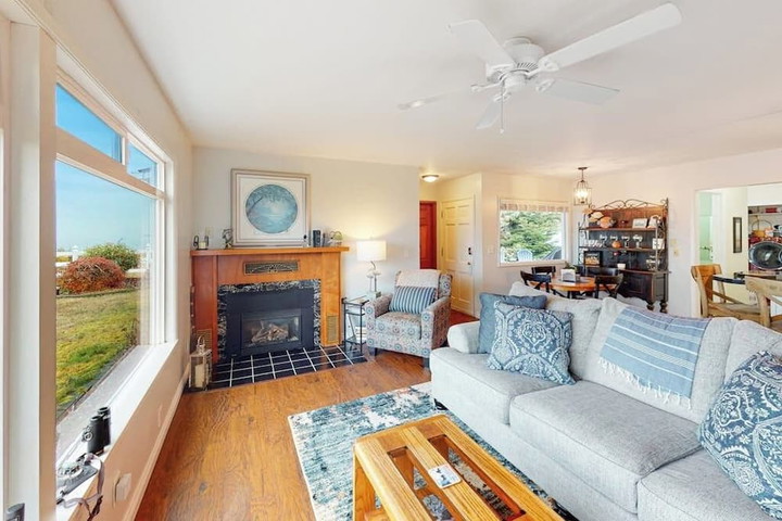 Prime 1br Oceanfront Dog Friendly - Patio - Washer Dryer - Port Angeles, WA