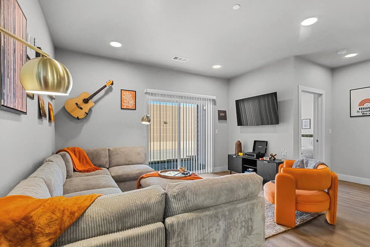 Kingbds/heatedpool/central/fullkitchen/kidsnook - Rogers, AR