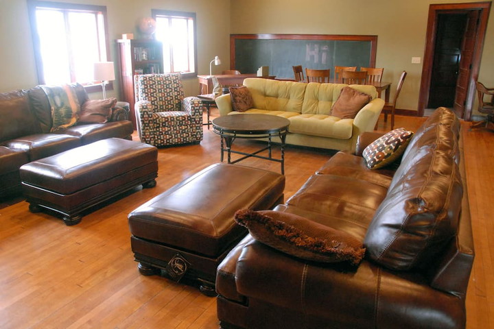 Osage Schoolhouse: Renovated, Sleeps 23, Spacious And Comfortable - Park Rapids, MN
