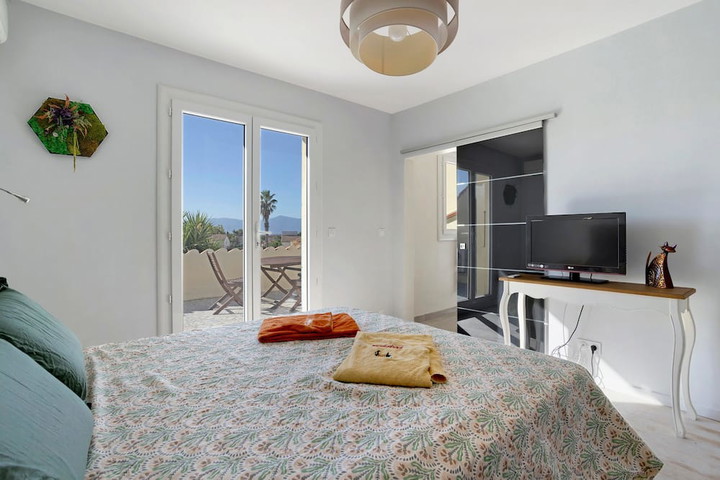 Guest Room Cabesthotes - Room 1 Mountain View, Wi-fi, Air Conditioning - Perpignan