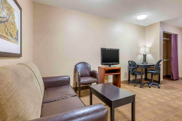 1 Queen Bed | Non-smoking, Kitchen, Sofa-bed - Kentucky