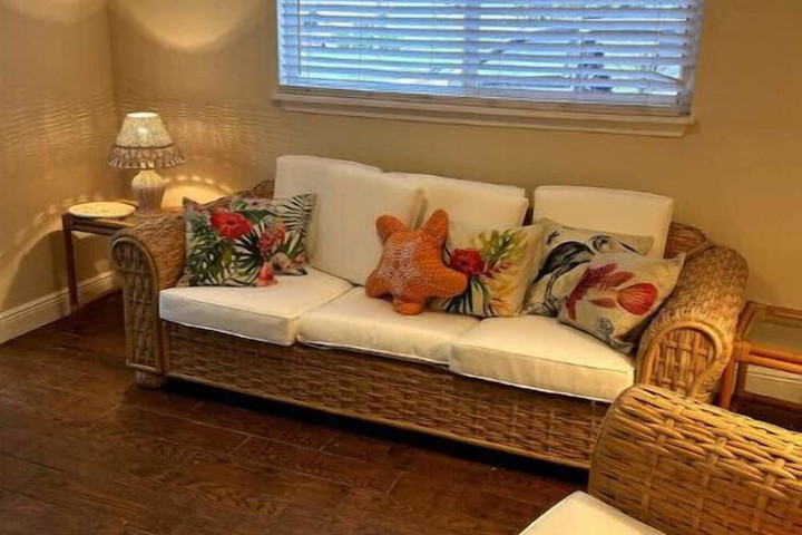 Early Bird Summer Special Weekly Discounts Hibiscus House - Vero Beach, FL