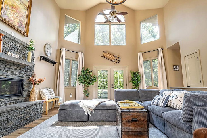 Modern-lux Ski Retreat-fireplace-hot Tub-space! - Massanutten, VA