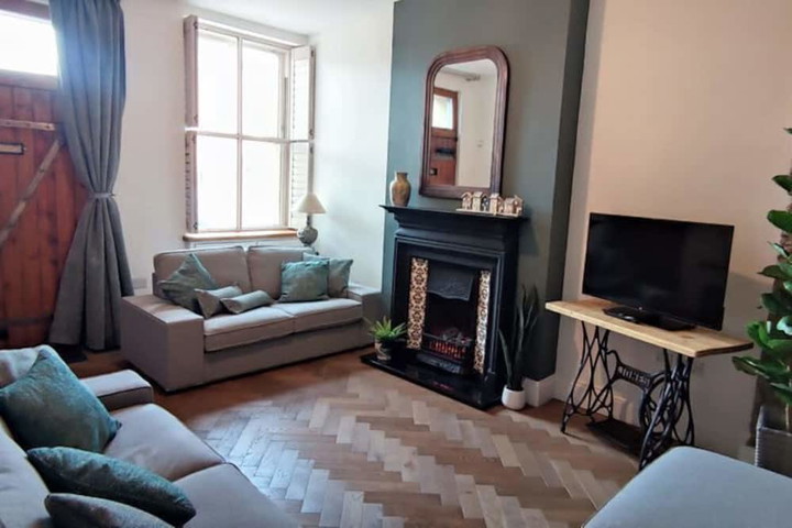 Courthouse Cottage, Eckington. -
