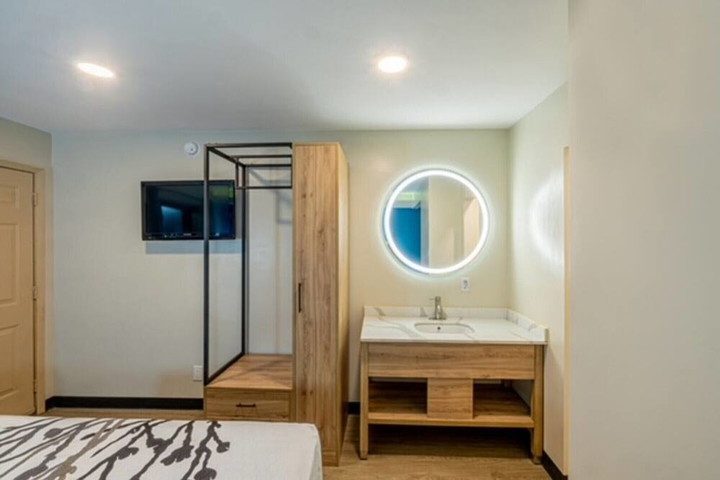1 King Bed|kitchenette - Arlington, TX