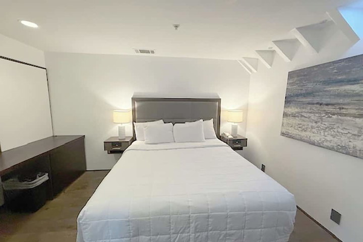 Presidential Two Bedroom, Two Bath Suite - San Luis Obispo