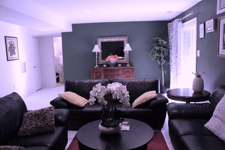 A Private 2br & Living Area W/ Patio For 4 - Manassas, VA