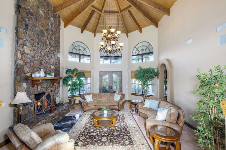 Stunning Mountain Views, Relaxing Pool, Heated Spa, Fun Game Room, Sports Court! - Fountain Hills, AZ