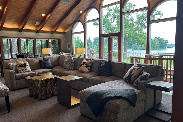 Kohl Manor Luxury Lake 8br Year Round Retreat Pool, Cinema, Arcade On Laclabelle - Oconomowoc, WI