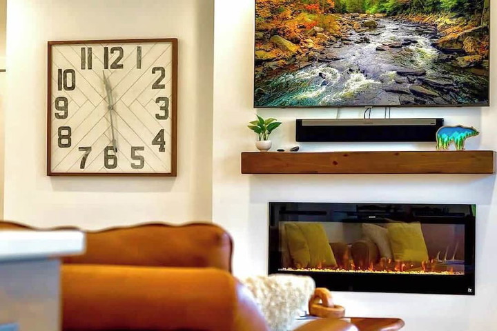 Teton Homestead: In Town, Hot Tub & Teton Views - Driggs, ID