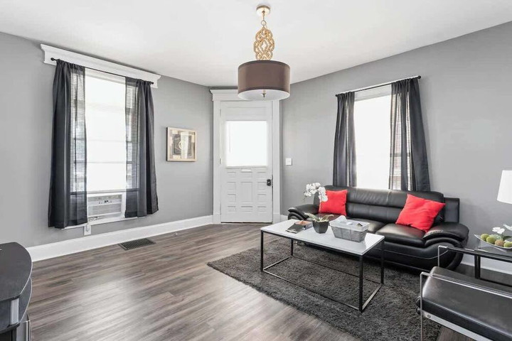 New Castle Retreat | Beautiful Duplex Near Parks - New Castle, IN