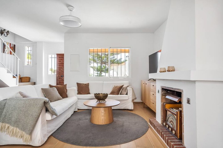 Casa Soleada Con Terraza En Nerja - Frigiliana