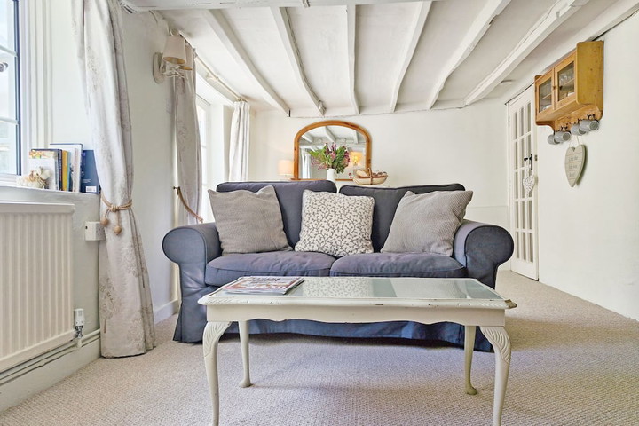 The Milk House - A Cottage That Sleeps 4 Guests In 2 Bedrooms - Steyning