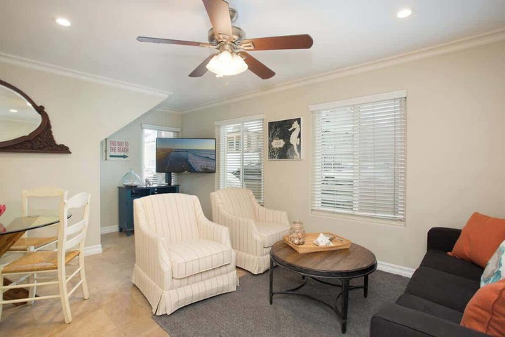 Condo Near Beach With Patio And Rooftop Deck - Newport Beach, CA