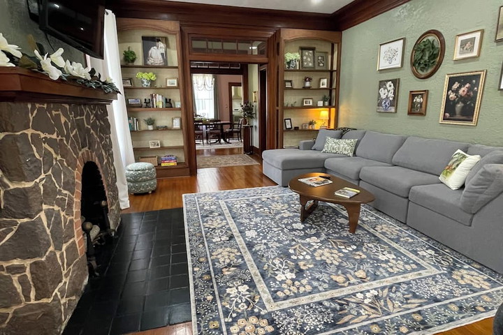 Cottage Retreat In Meridian - Where Vintage Charm Meets Modern Comfort. Sleeps 6 - Meridian, MS