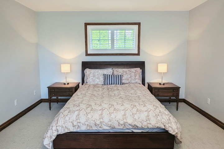 A Poolside Guest Stay Nested In A Beautiful Orchard Along Winery Route -