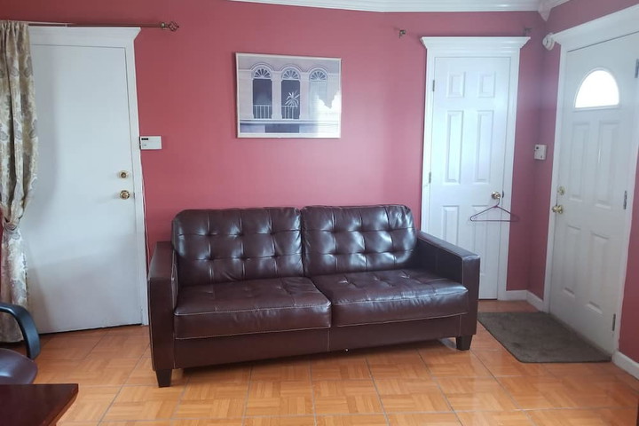 Relax And Rejuvenate In This Hideaway Apartment Close To Public Transportation . - Oceanside, NY