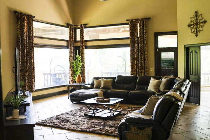 Luxury 5 Bedroom Lakefront Retreat W/ Swimming Pool, And Game Room - Macon, GA