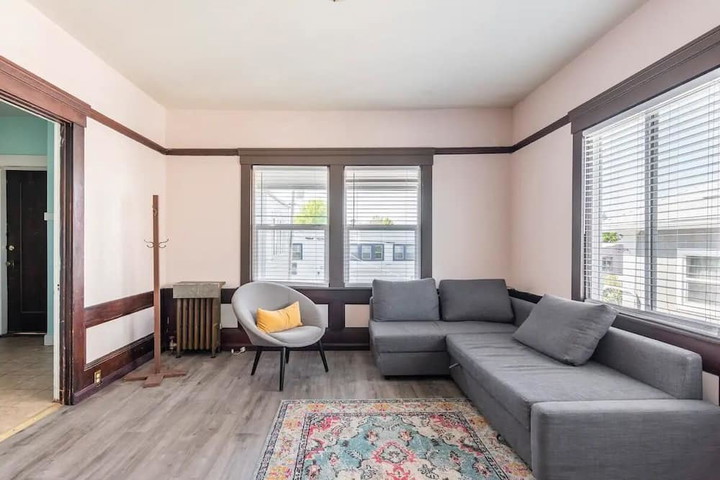 Sunny One Bedroom Apartment In S.berkeley/oakland - Oakland, CA